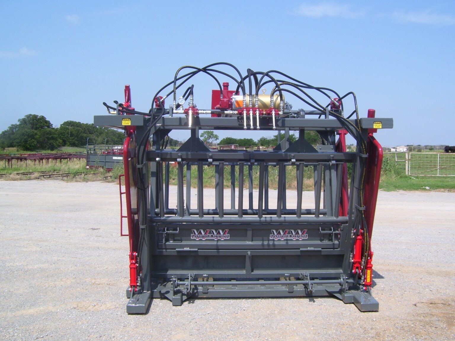 WW Super Pro Hydraulic Chute – Morgan Livestock Equipment – Bowie ...